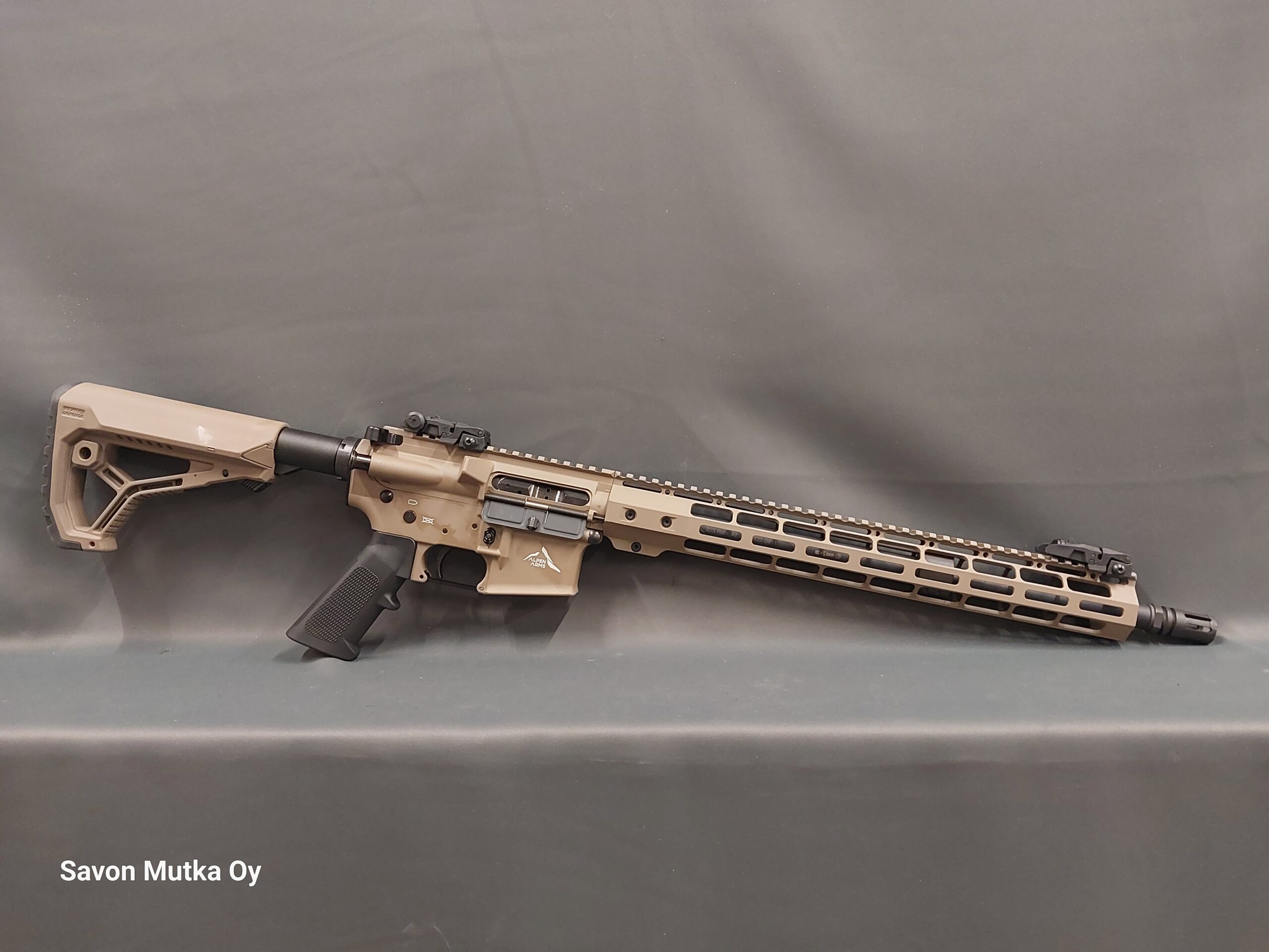 Alpen Arms STG15C, 16,75″ FDE .223 Rem. - Savon Mutka